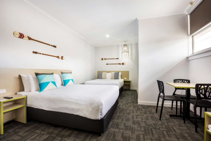 Nightcap At Caringbah Hotel - Cronulla