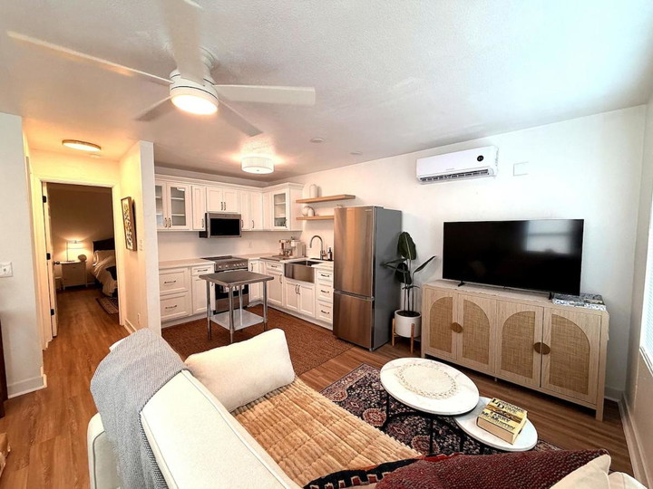 Nomad & Nest, Historic Monte Vista Retreat - San Antonio, TX