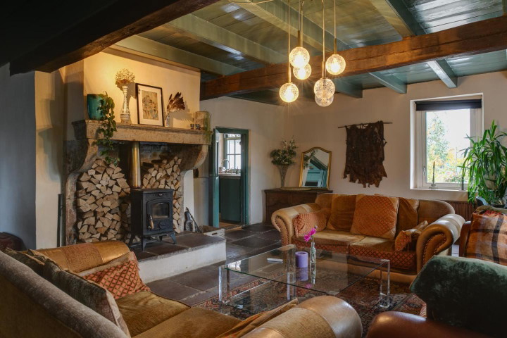Bohemian Experience Wellness, Jacuzzi, Sauna, Bbq, Garden, Sleeps 14 - Maarssen