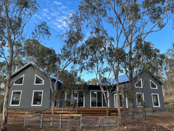 Summit House Armidale - 2 Or 4 Bedrooms - Armidale