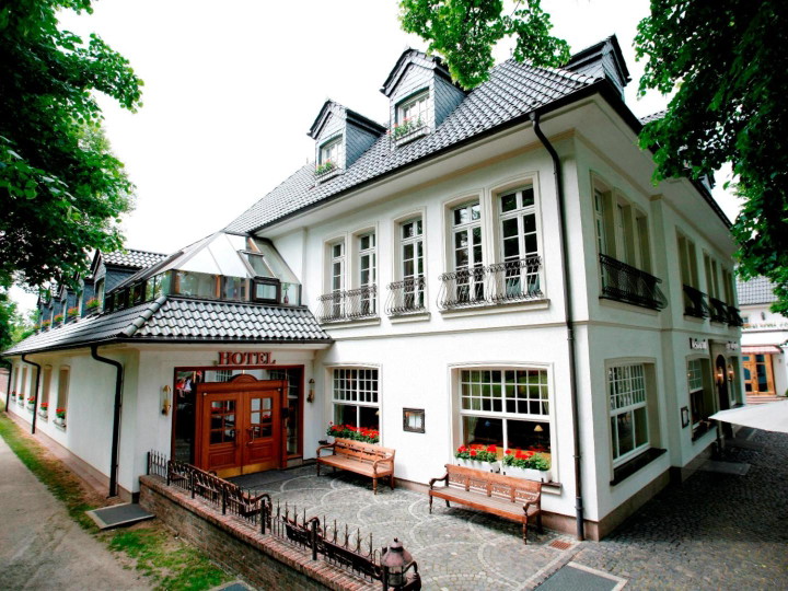 Hotel "Schloss Friedestrom" - Hilden