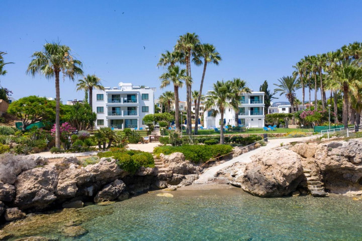 Rododafni Beach Apartments - Paphos
