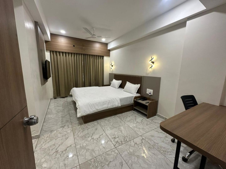Hotel Fun N Food - Bhuj