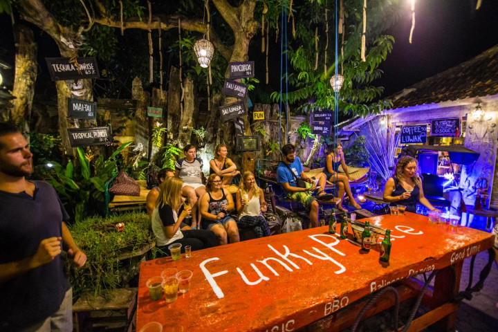Funky Place - Munduk
