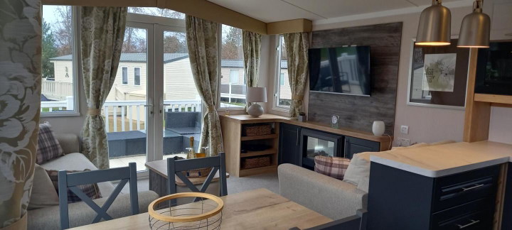 Chill Out In The Golf Village At Seton Sands - North Berwick
