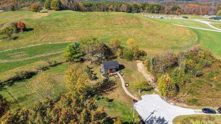 Modern Cabin Next To Salt Fork State Park - Cambridge, OH