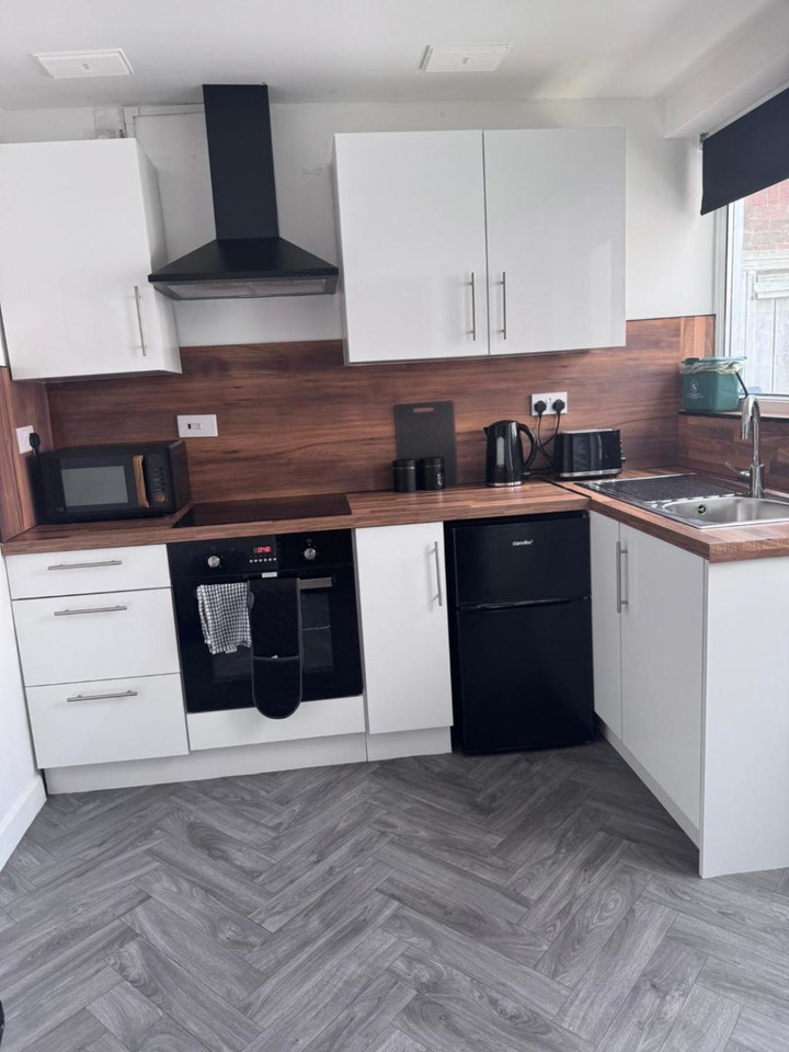 2 Bedroom House In City Centre Near Beach - Swansea