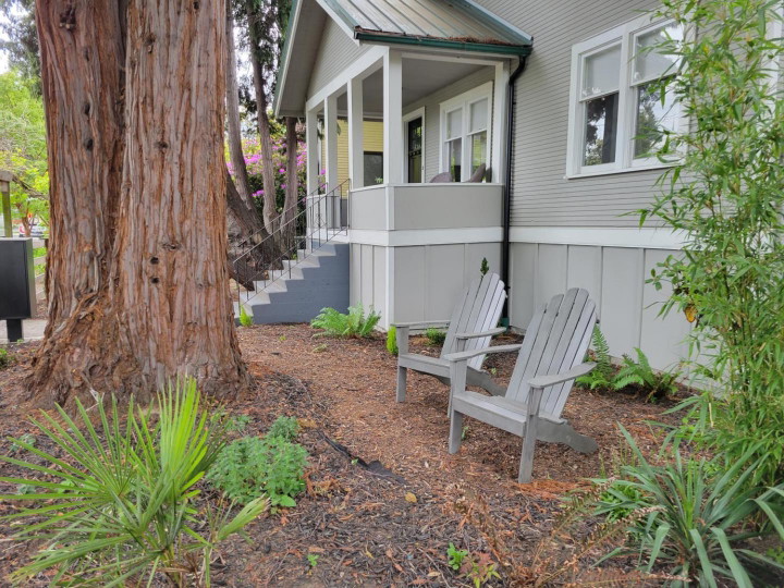 Modern Craftsman Garden Patio In Georgetown - Bainbridge Island, WA