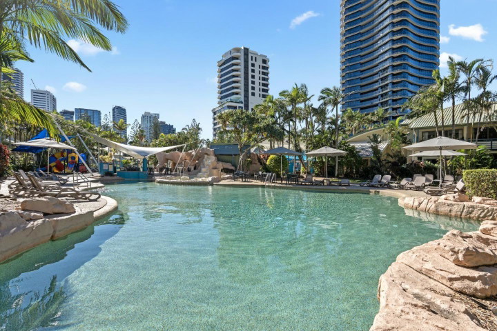 Diamond Beach 16 New - Broadbeach