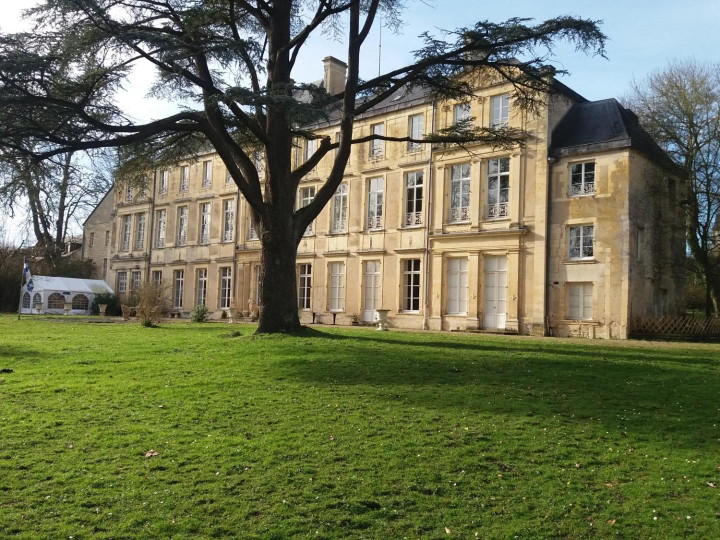 Chateau Des Chevaliers De Grand Tonne - Courseulles-sur-Mer