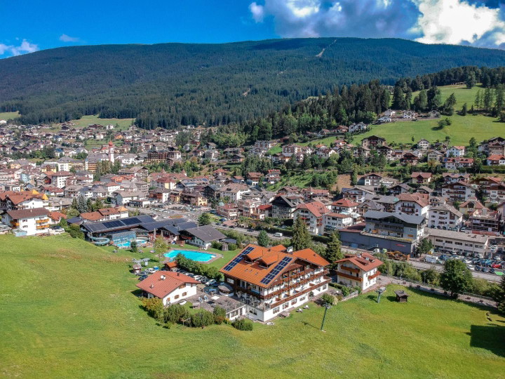 Hotel Hell - Urtijëi