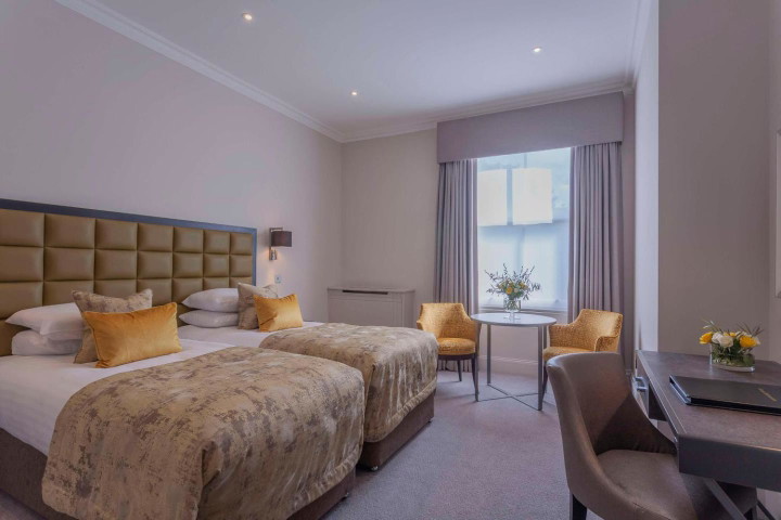 Oatlands Park Hotel - Hounslow