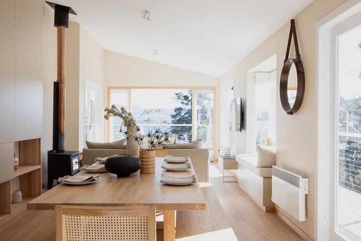 Gracey's Beach House - Dennes Point - Hobart