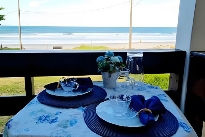 Casa Pé Na Areia Itapoá-sc 35 Metros Da Praia Com Vista Para O Mar - Itapoá
