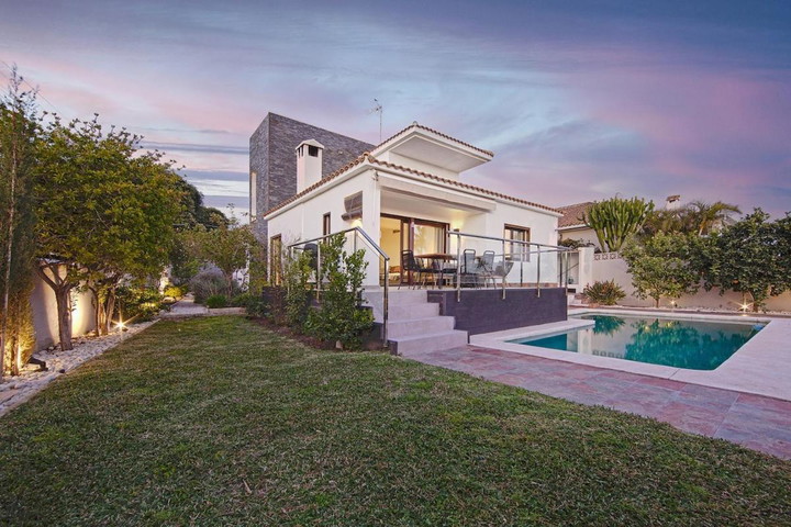 Modern Villa Close To Costabella Beach - Marbella