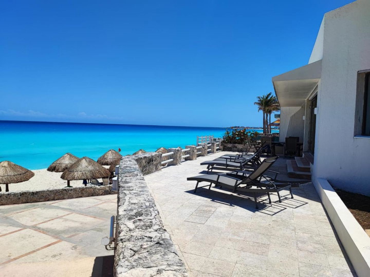Beach Front Flat!!! - Cancún