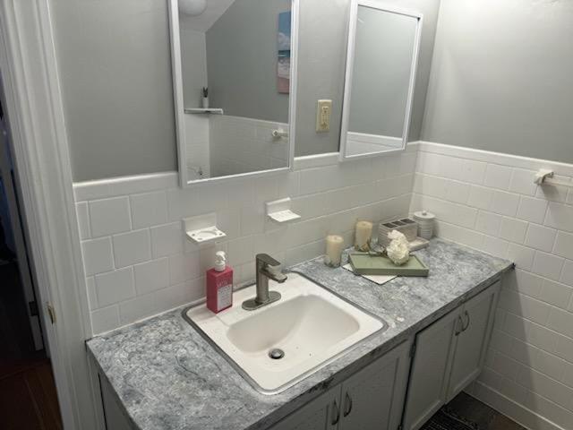 Serene 4beds 2baths Home - Concord, MA