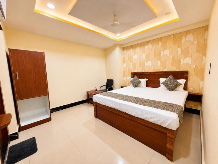 Hotel Buddha Crystal, Best Hotel In Rajendra Nagar Terminal - Patna