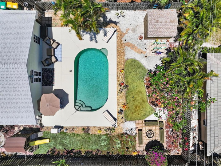 Plumeria Palms - Pool - Bike To Barefoot Beach - Bonita Springs, FL
