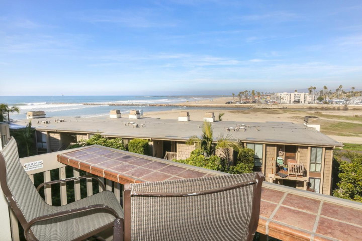 E201 - Tropical Shores - Oceanside, Californie