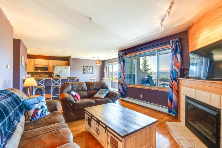 Stunning Mountain Views: Silverthorne Condo! - Silverthorne, CO