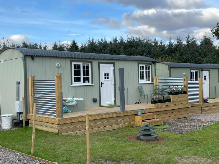 The Swift, Shepherds Hut At Bee Happy Breaks Scotland - Dunkeld, UK