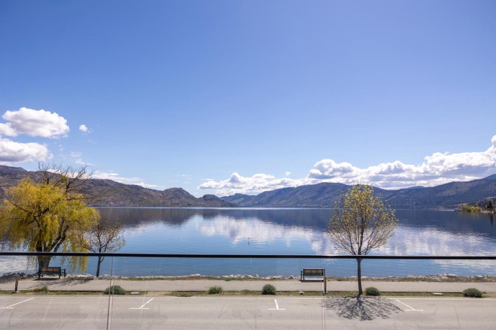 Premium Deluxe Suites 201 - Peachland