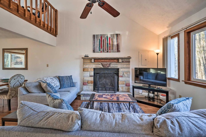 4 Mi To Tobyhanna State Park: Home W/ Fire Pit - Pocono Mountains, PA