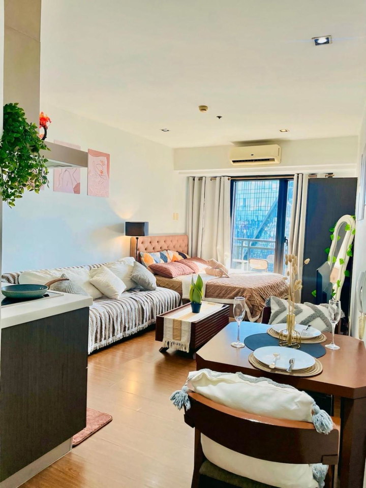 Poblacion Makati With Pool, Gym, Jacuzzi, Pool Table And Fast Wifi - Manila