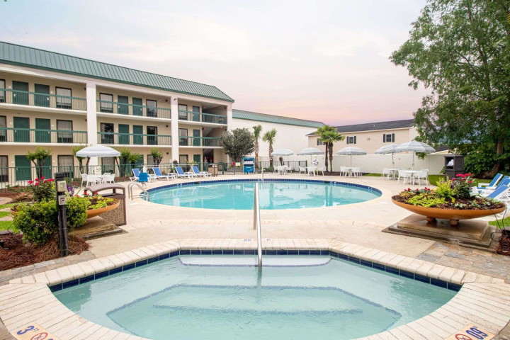 Econo Lodge Inn & Suites Foley-north Gulf Shores - Orange Beach, AL