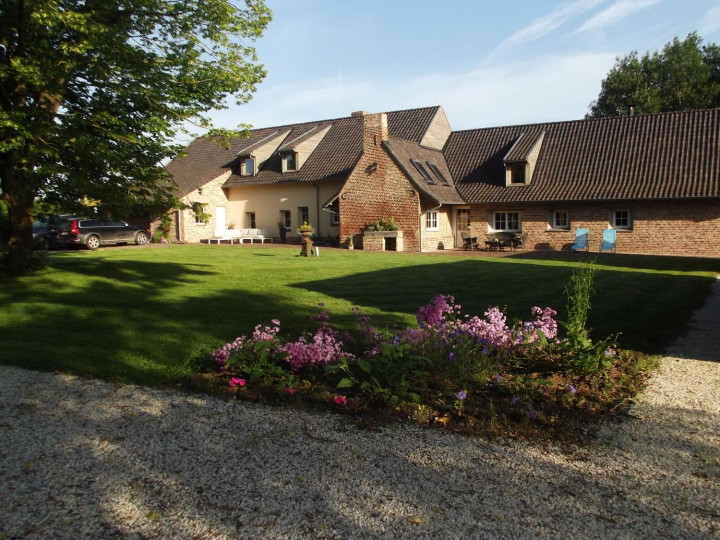 Au Bonheur Frontalier - United Kingdom