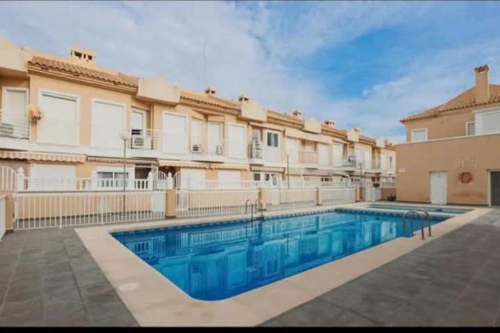 Adosado Con Piscina Al Lado De La Playa - La Marina
