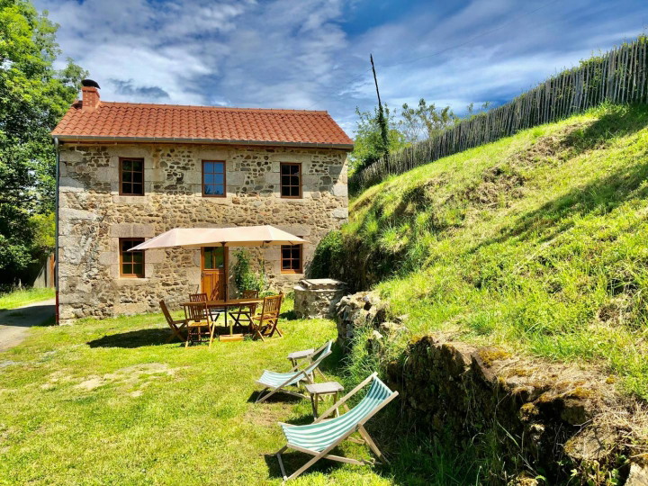 Maison Xixe Sauna Jacuzzi Privés La Petite Maison Du Bonheur - Creuse