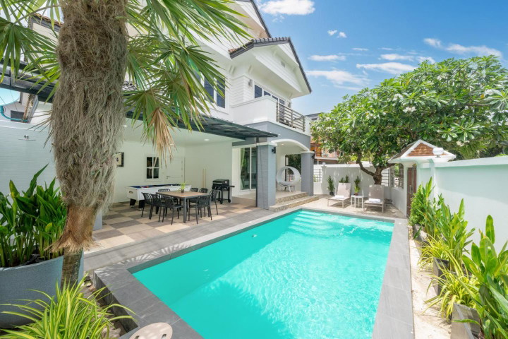 7br Grand Pool Villa In Heart Patong - Patong Beach