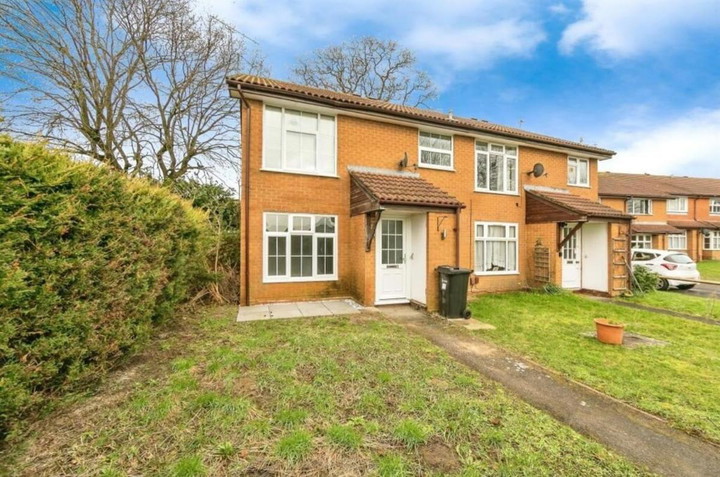 Newly Refurbished One Bedroom Ground Floor Flat - Henley-on-Thames