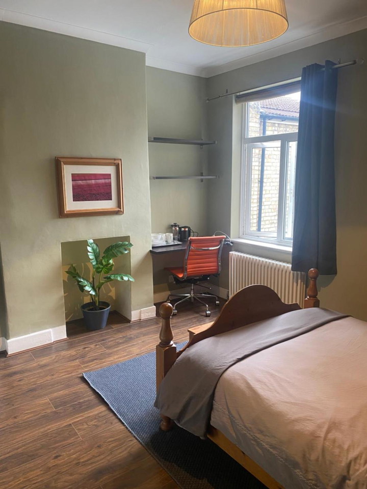 Tranquil Garden View Double Room - Enfield