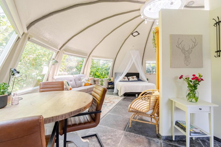 Unique Private Guesthouse 'The Iglo' - Groningen