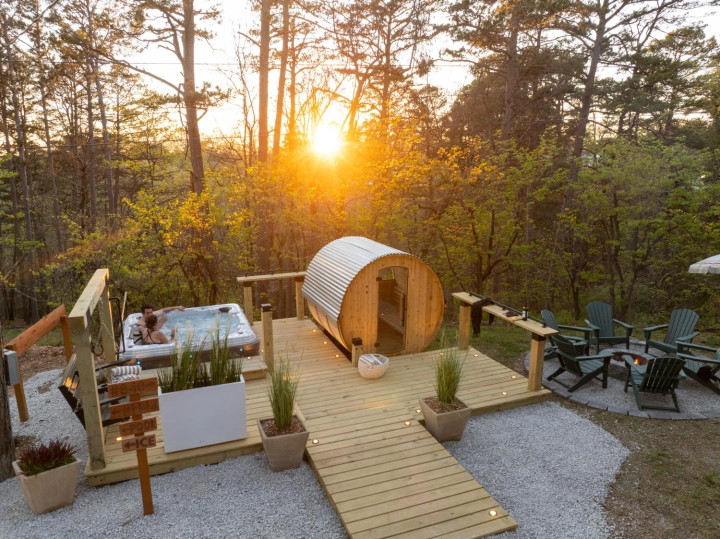 The Woodsman Lodge - Eureka Springs, AR