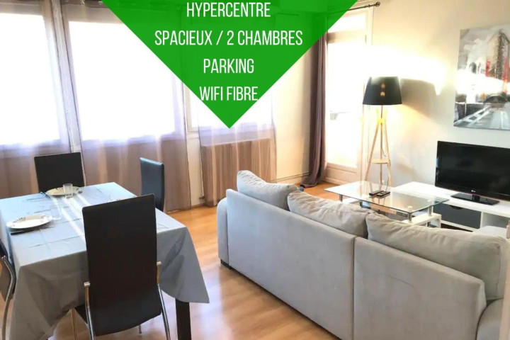 Le Voltaire -2 Chambres- 70m2- Hypercentre-parking-wifi Fibre- Nouvelle Literie - Hautes-Pyrénées