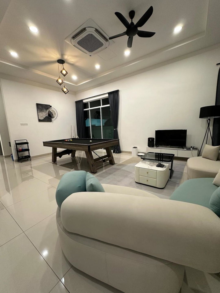 New! Modern Comforts In A Semi-d Muar - Muar