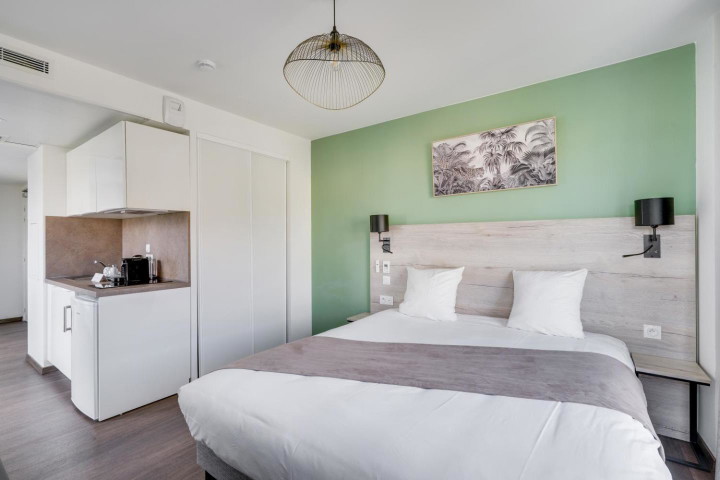 All Suites Appart Hôtel - Palaiseau - Massy Tgv - Chaville