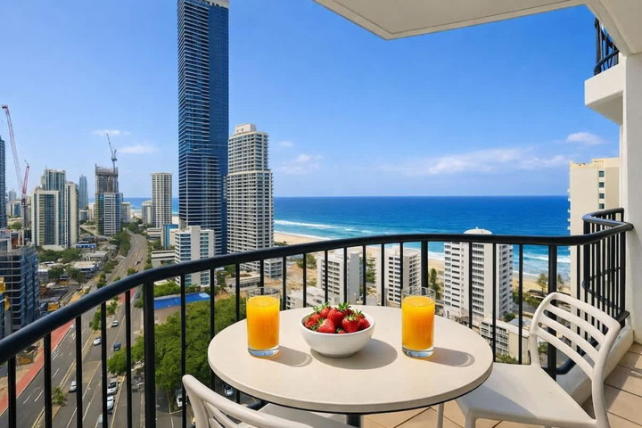 L19 Ocean View Suite - King Bed Wi-fi - Gold Coast