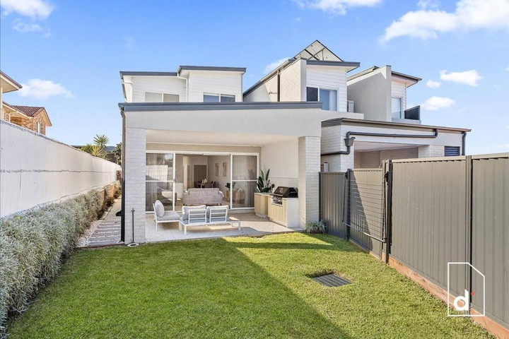 Stylish 5br Home Steps From Wollongong Beaches - Austinmer