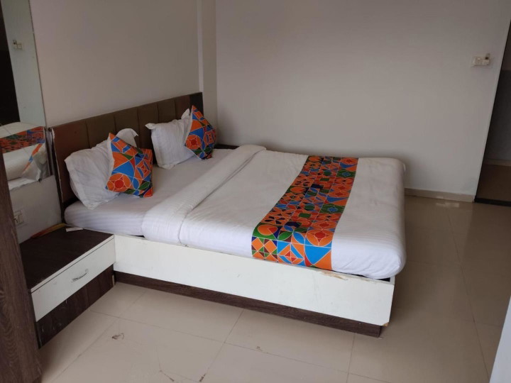 Hotel Pratiksha - Ahmadabad