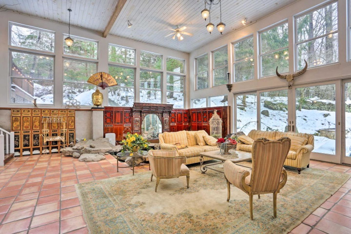 1 Mi To Lake Wallenpaupack: Spacious Poconos Villa - Lake Wallenpaupack, PA