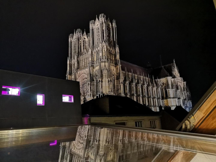 Logement Cosy Rénové Au Pied De La Cathédrale Avec Climatisation - Reims