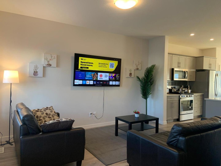 Glamorous 3 Br Villa With Double Garage - Regina