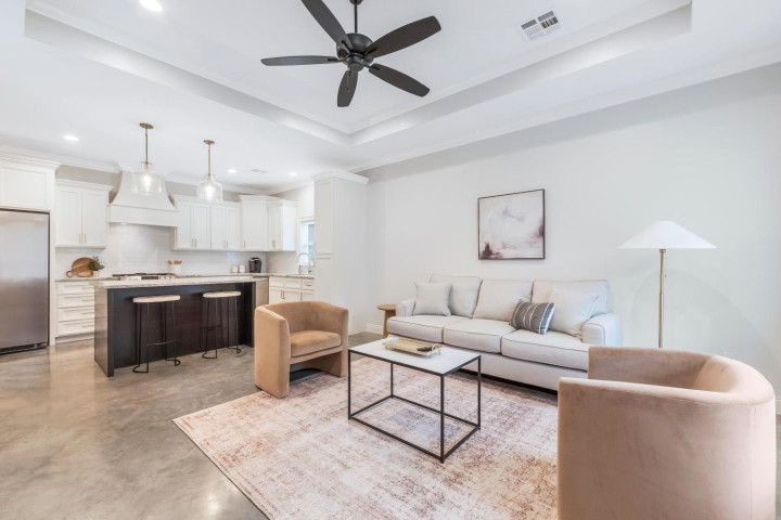 Charming Cottage Built In 2019 - Lafayette, LA