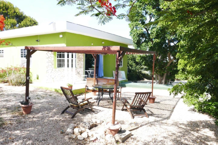 Resident Emiterio - Curaçao
