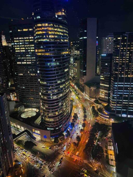 Air Residences Makati - Fully Furnished Condo With Skyline Views! - Manila